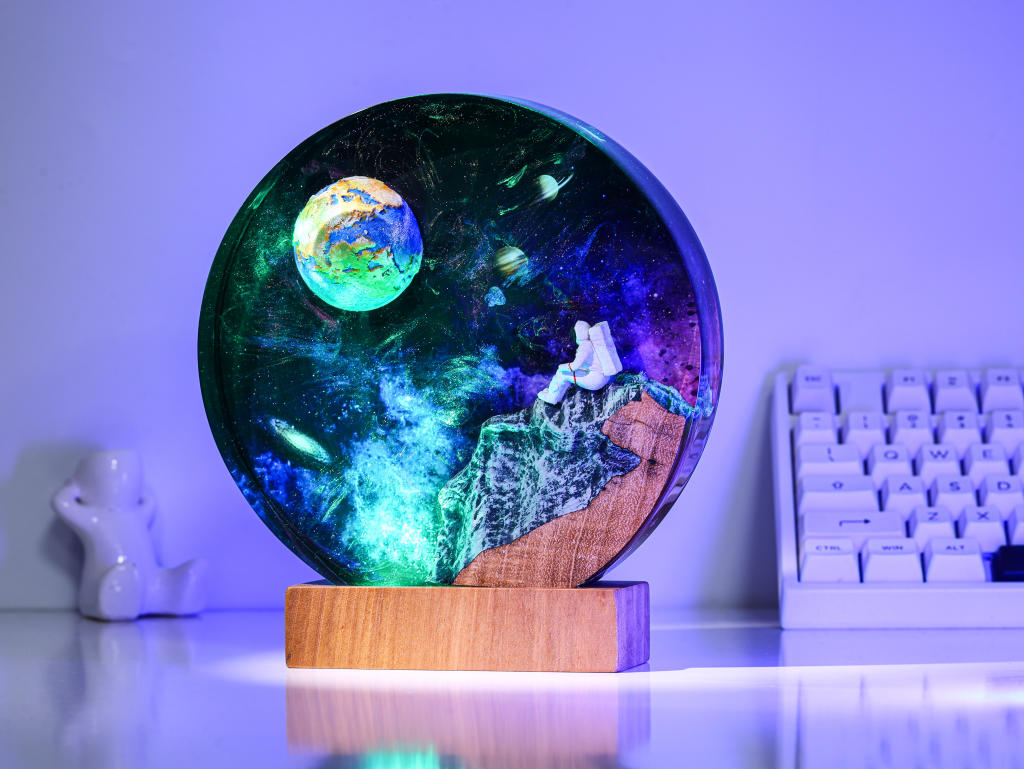 Infinity Light Epoxy Lamp – Egoartbyvan