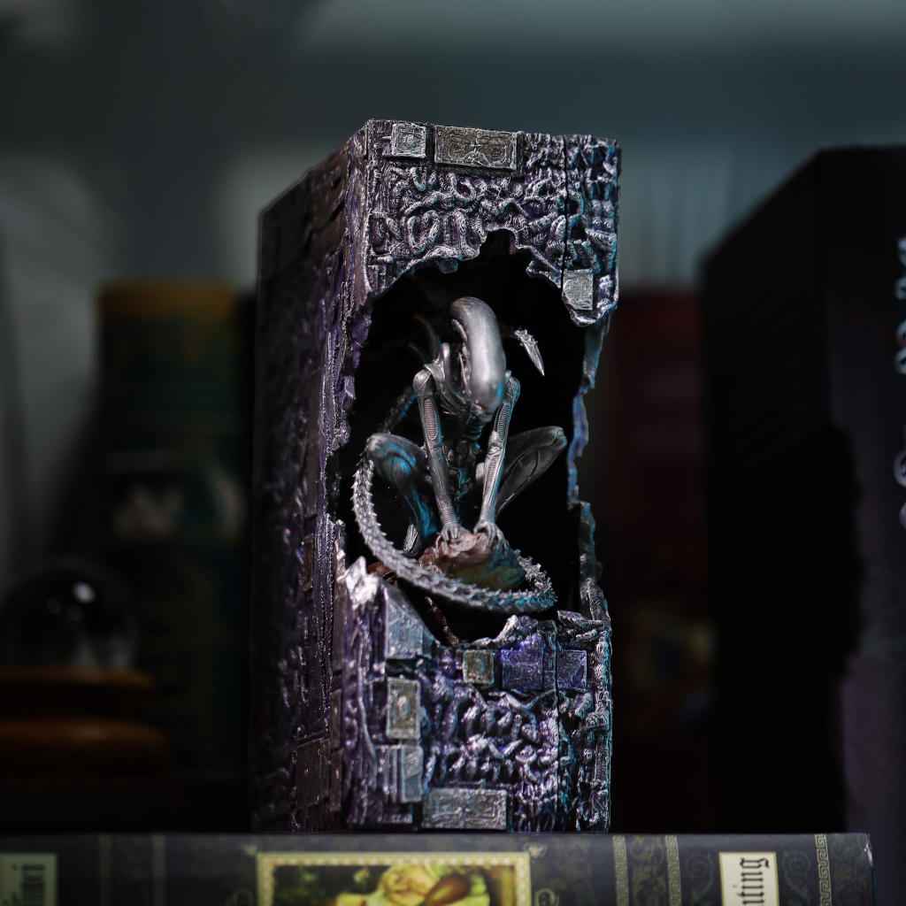 Alien Xenomorph Book Nook – Egoartbyvan