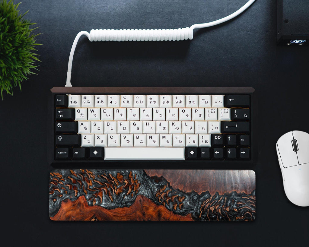 Black Resin and Wood wrist rest – Egoartbyvan